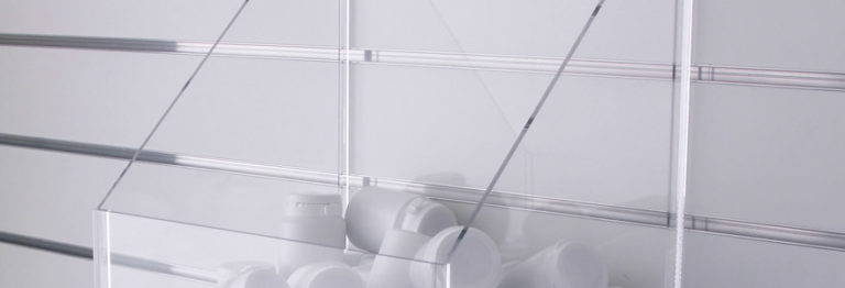 Pourquoi choisir le plexiglas pour présenter des produits